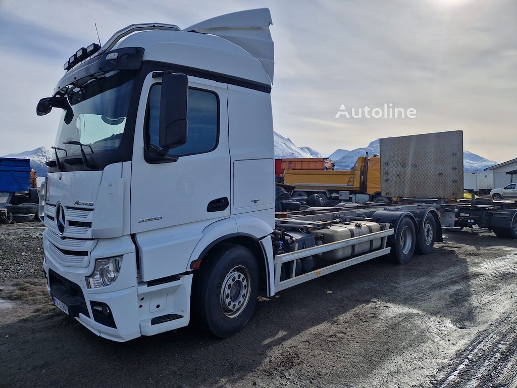 Mercedes-Benz Actros 2553 vozilo za prevoz kontejnera