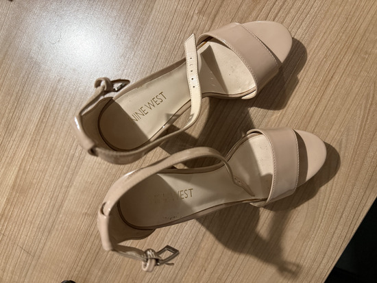 Nine West sandale