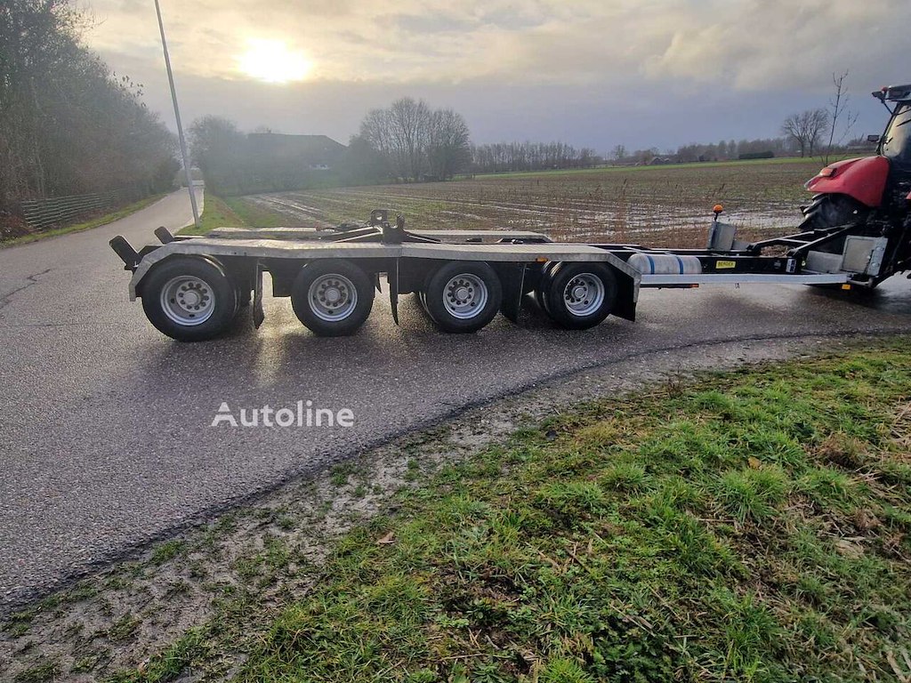 Prodaje se Berdex D02640 poluprikolicu-šasiju na aukciji