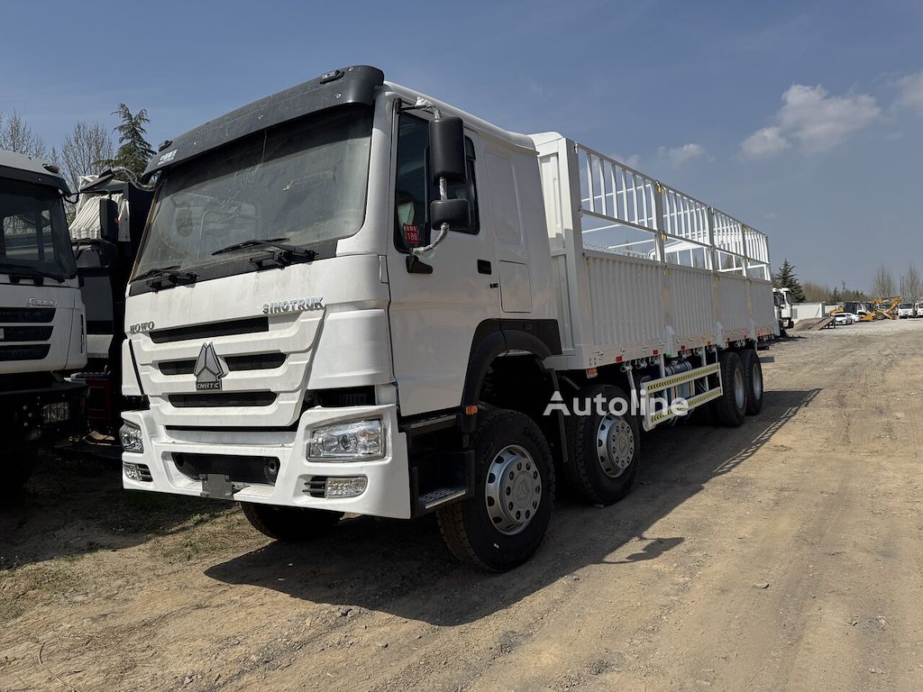 Novi Sinotruk Howo 8x4 fence cargo truck kamion za prevoz stoke