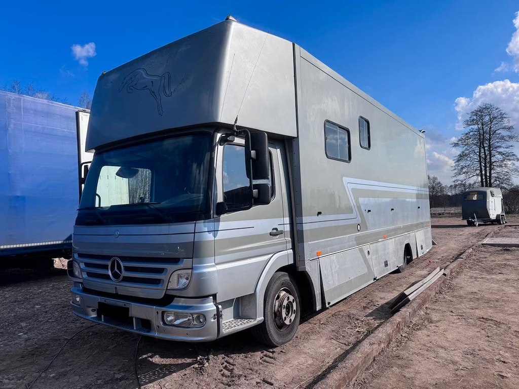 Mercedes-Benz Atego horse transport truck kamion za prevoz konja