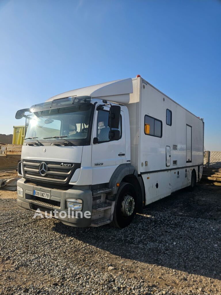 Mercedes-Benz axor 1829 kamion za prevoz konja