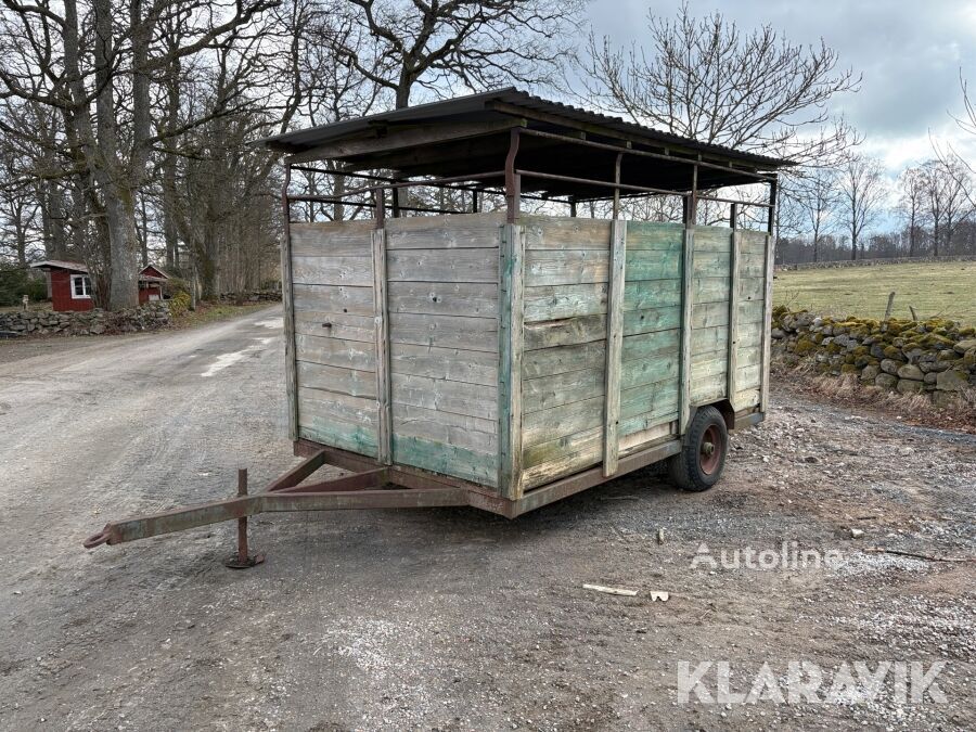 Prodaje se prikolicu za prevoz stoke na aukciji