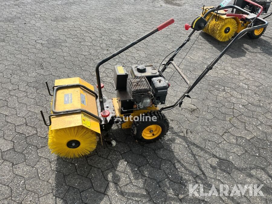 Prodaje se Snow Trower 5.5 HP ručni čistač na aukciji