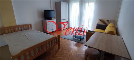 Bulevar Oslobođenja - kod Dnevnika 32m2