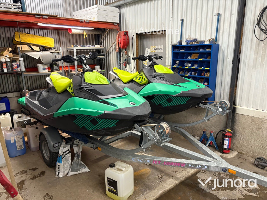 Prodaje se Vattenskoter - Sea-Doo Spark Trixx 2 st med trailer jet ski na aukciji