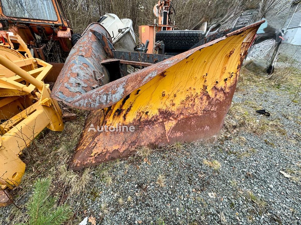 Prodaje se Andre V-plog til Unimog raonik za sneg na aukciji