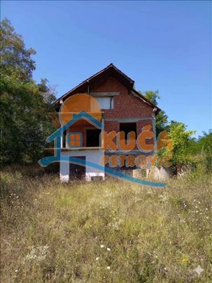 Kuća u Jug Bogdanovcu, površine 86m2 sa placem od