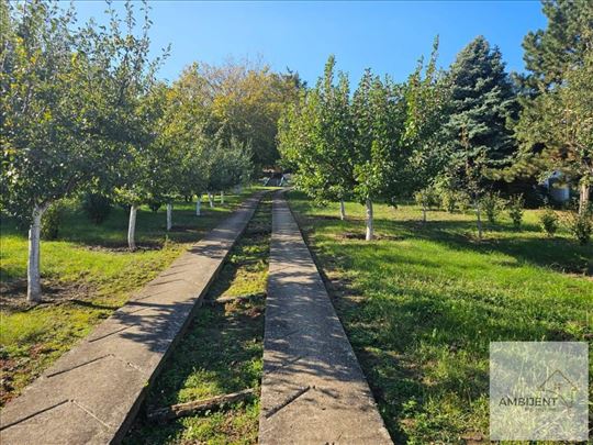 Stari Slankamen kuca sa 15 ari placa i oko 50 r