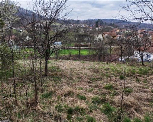 Građevinski plac sa projektom 1600m2, Borjak
