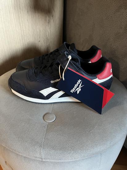 Nove Dečje Reebok patike 35