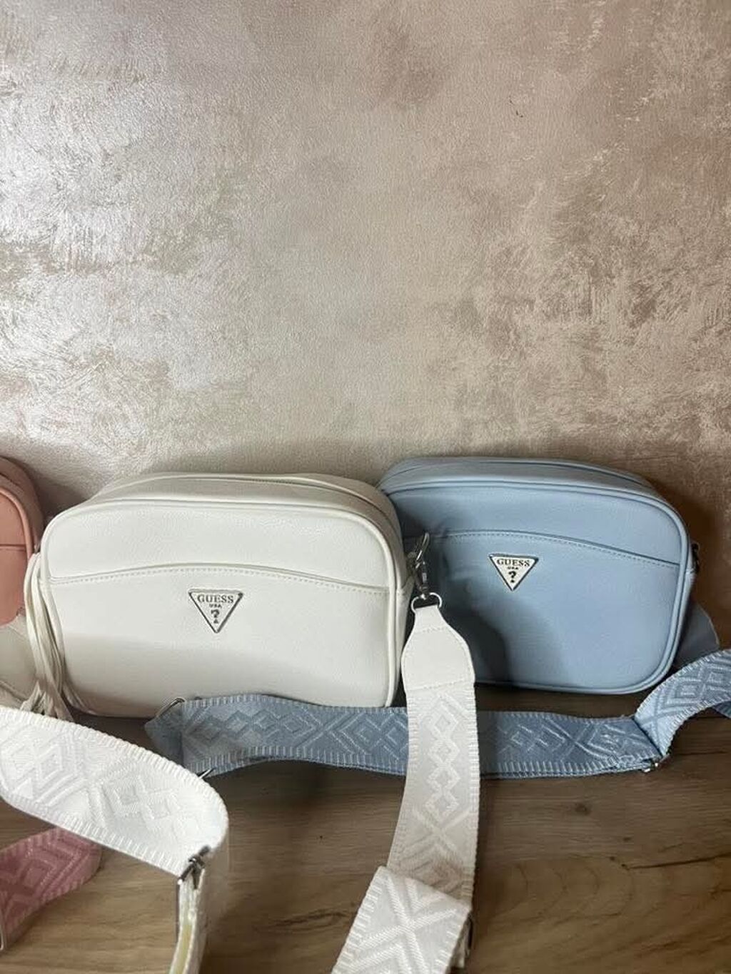 Guess ženske torbice – crossbody i ručne varijante prva kopija. -