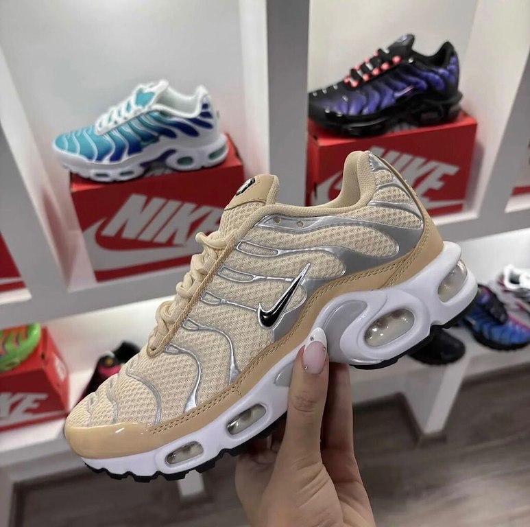 Nike Tn za najmladje Dostupni brojevi 31-40 Besplatna dostava +