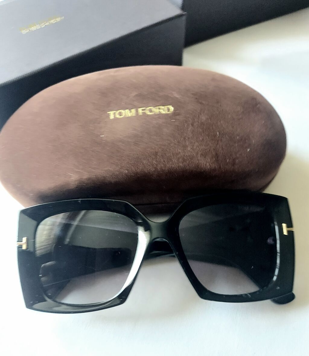 Fantastične naočare Tom Ford, made in Italija, sa UV 400 zaštitom, u