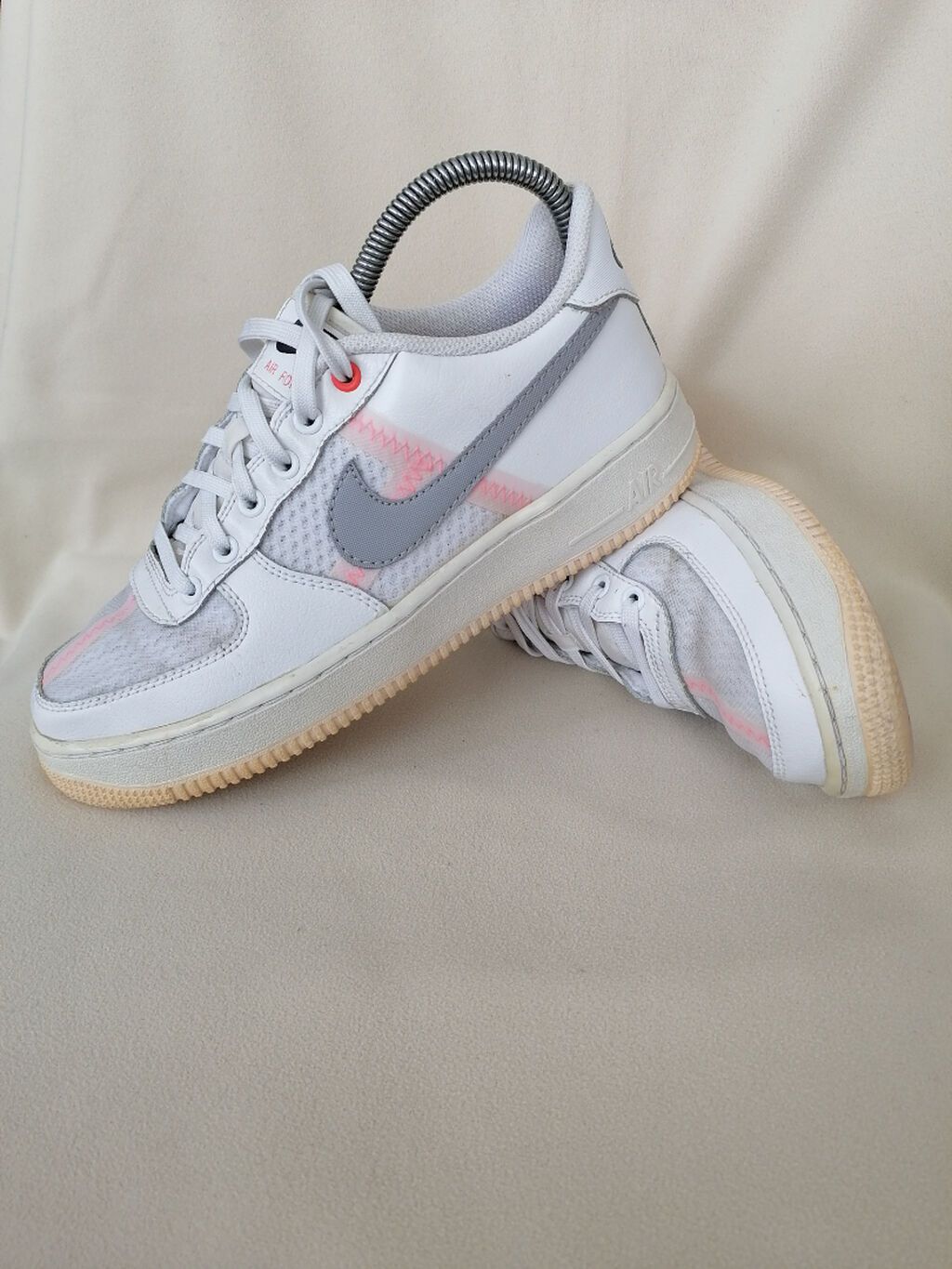 NIKE AIR FORCE original patike br 39- SNIZENO. Stanje odlicno, prava