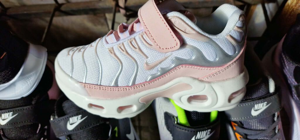 Nike air max tn dečije patike NOVO Novo Brojevi 25 do 30 čičak, 31 do