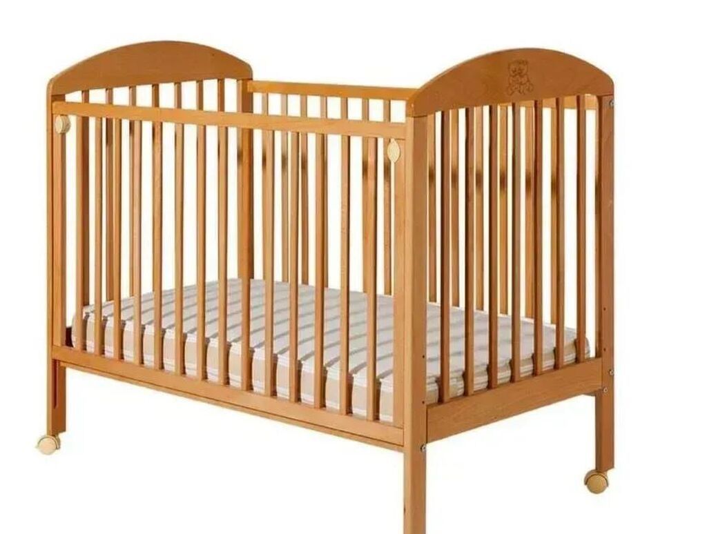 Drveni krevetac za bebe - Materijal: masivno drvo, prirodna završna