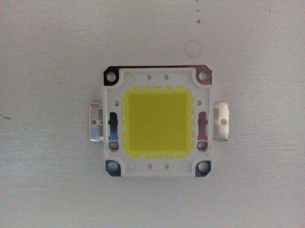 100W HLADNA BELA SMD LED DIODA 32 35V | LED dioda velike snage je