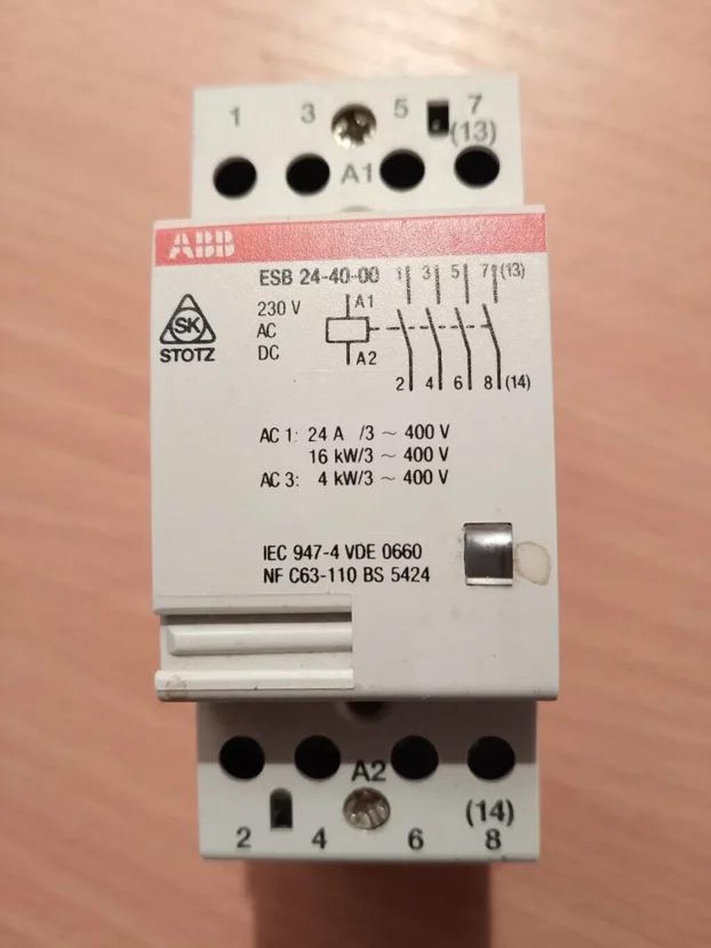 ABB KONTAKTOR ESB 24-40-00 NEISPRAVAN. | Kontaktor ABB ESB 24-40-00