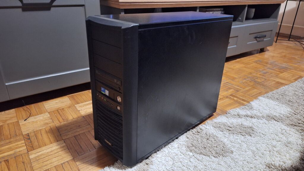 Odličan Budget Gaming PC i5-7400 RX 580 8GB 16GB RAM Pouzdan