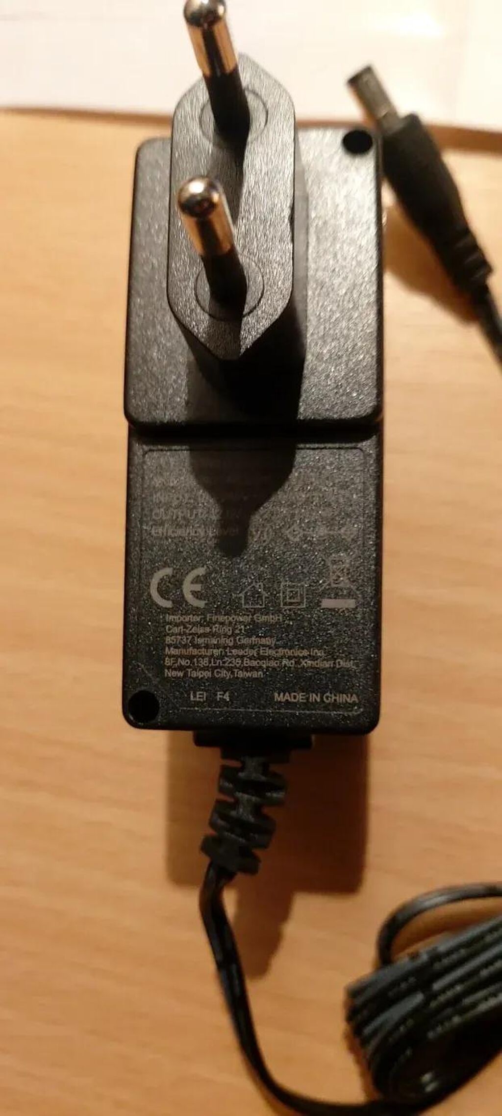 I.T.E. PUNJAČ 220VAC/12VDC 2A | I. T. E. punjač 220VAC/12VDC 2A, nov