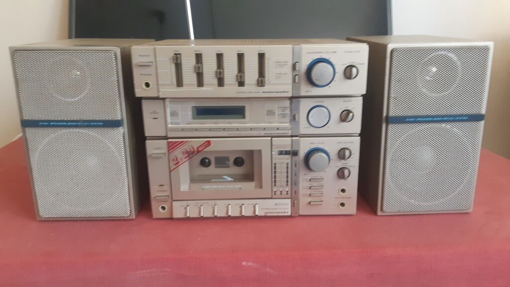 Marantz mini hi-fi sistem – kompletan set sa dva zvučnika -