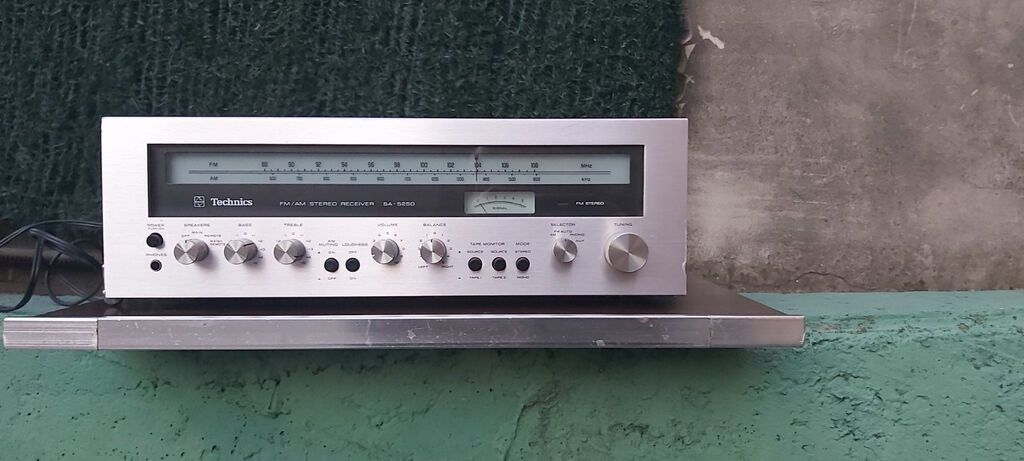 Technics SA-5250 Receiver komplet ispravan, nepopravljan, pregledan