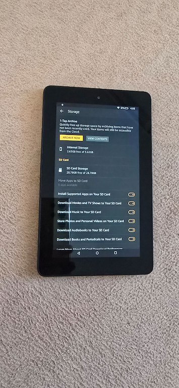 Tablet u dobrom stanju, radi. Tablet je stigao sa ostalom robom