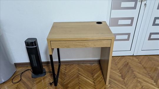 Radni Sto IKEA MICKE 73x50