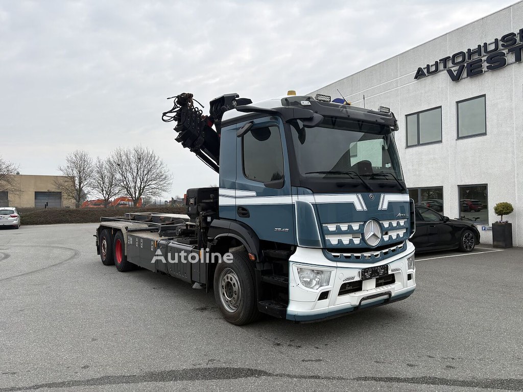 Mercedes-Benz Arocs 2546 kamion sa kukom za podizanje tereta
