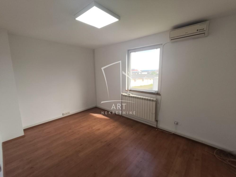 Višenamenska kuća , mereno 197 m2 ID#14819
1.500 €