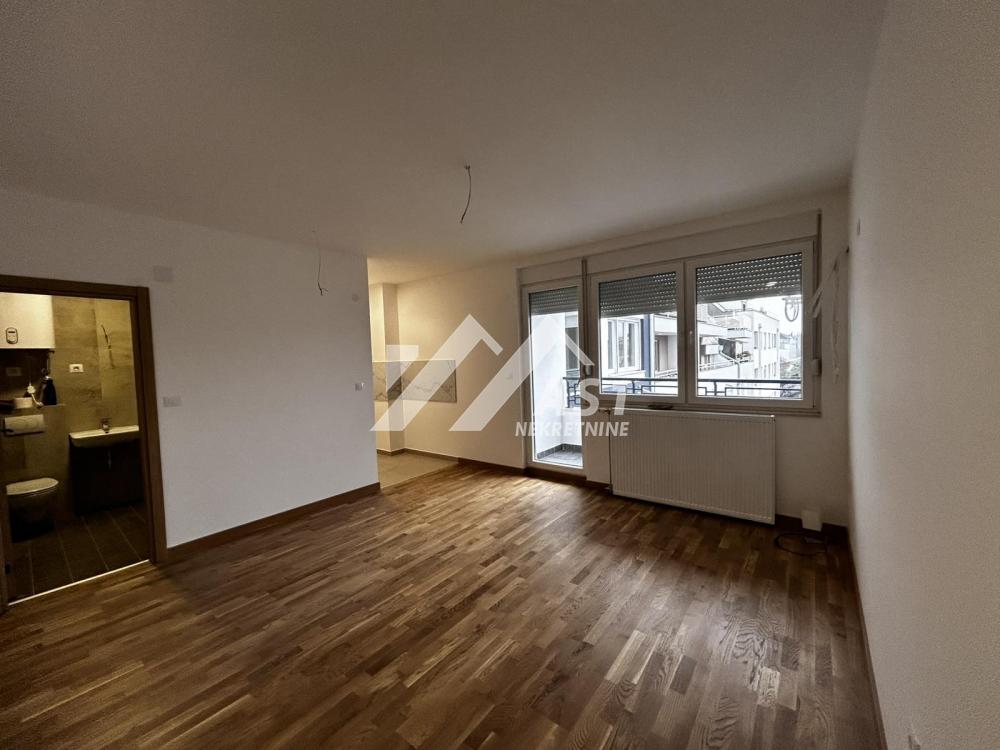 Novogradnja Petrovaradin ID#6524
92.700 €