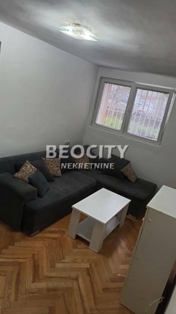 Trosoban stan, Beograd - Zemun (novi Grad) | Izdavanje · 40m² · 350€