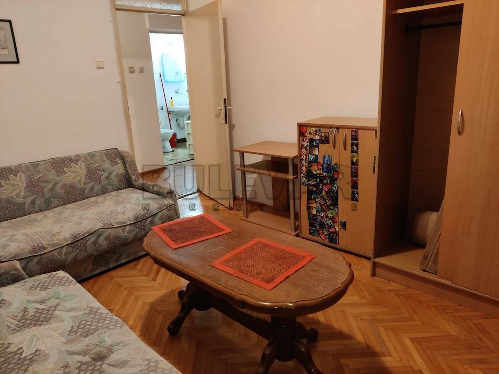 Jednoiposoban stan, Niš - Filozofski fakultet | Izdavanje · 48m² · 250€