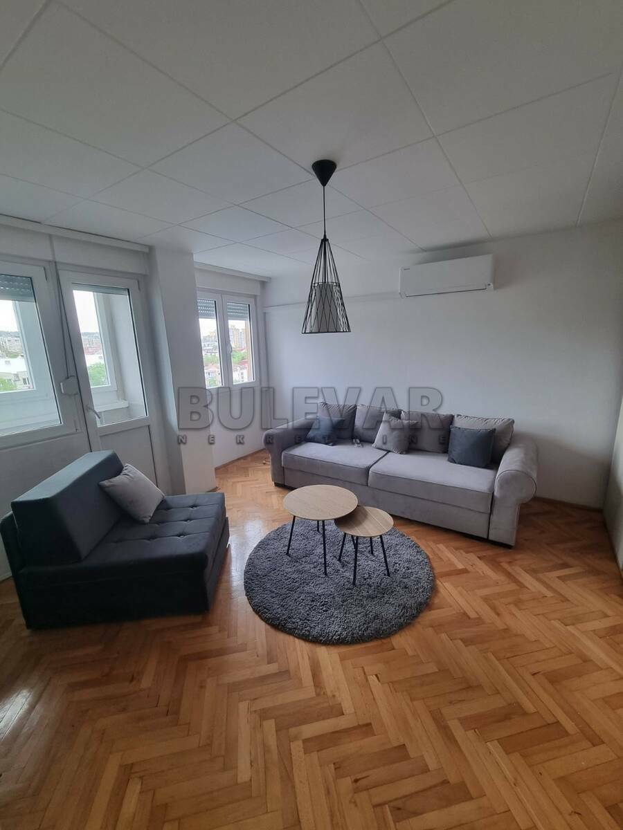 Jednoiposoban stan, Niš - Bulevar Nemanjića | Izdavanje · 48m² · 350€