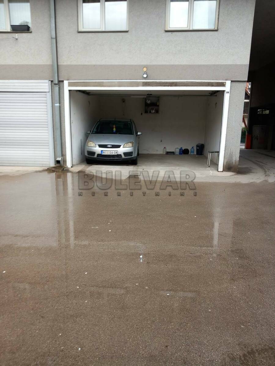 Garaza, Niš - Crveni pevac | Izdavanje · 12m² · 70€