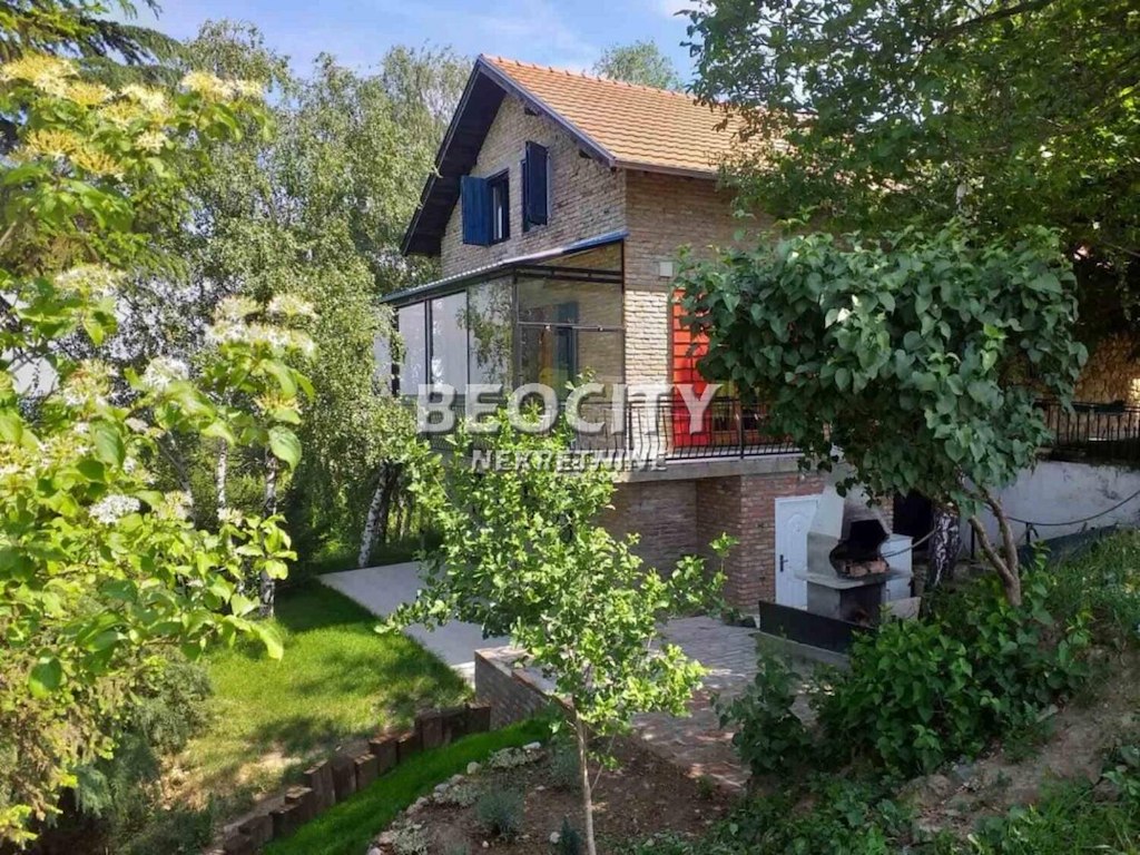 Kuća, Fruška Gora - Fruška Gora | Prodaja · 240m² · 430.000€