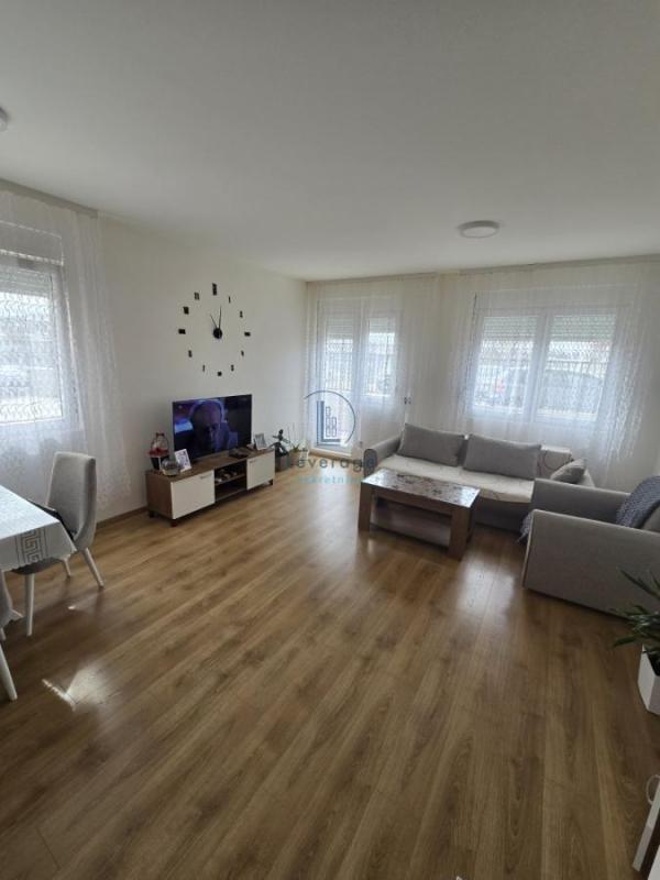 Vojvode Vlahovića, Jednoiposoban stan za izdavanje, 50m2, 500€