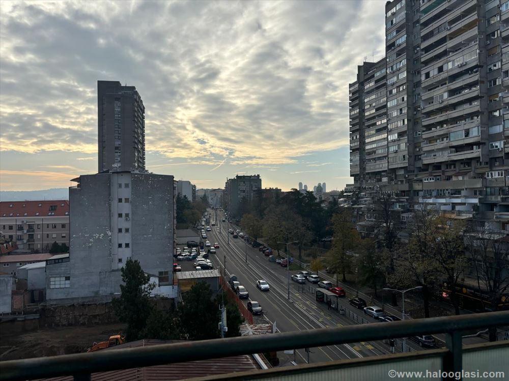 Vojvode Stepe, Troiposoban stan za izdavanje, 94m2, 750€