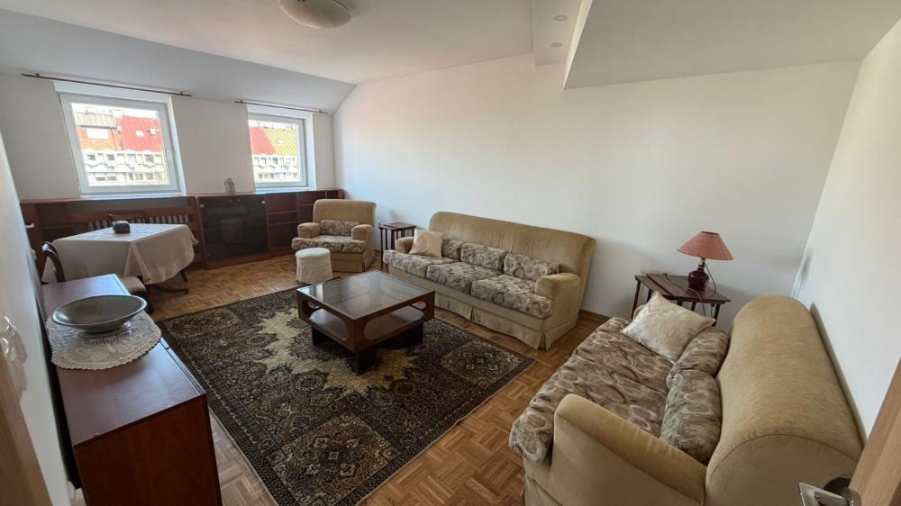Požeška, Četvorosoban stan za izdavanje, 105m2, 1.300€