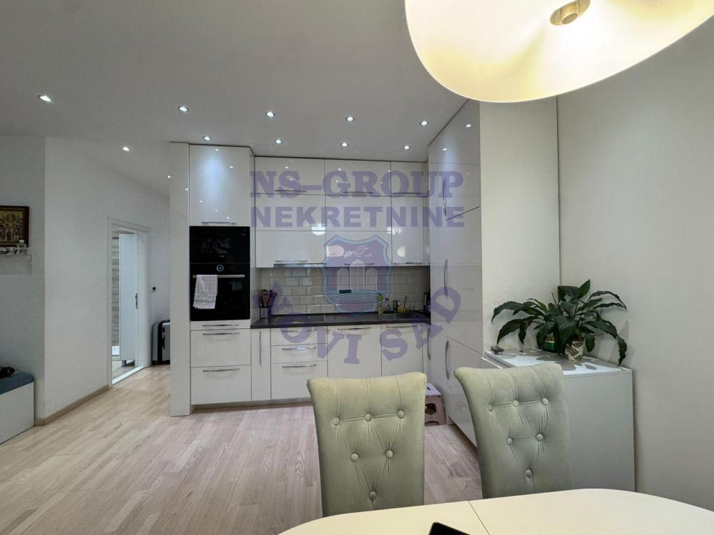 Četvorosoban stan na prodaju, 97m2, 319.000€