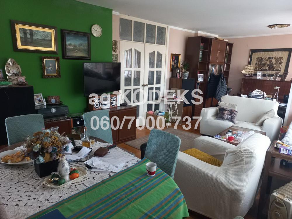 Četvorosoban stan na prodaju, 100m2, 168.000€