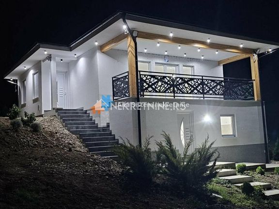 Okolno mesto, Ležimir, Kuća, 150m2, 225000 EUR, ID 53243