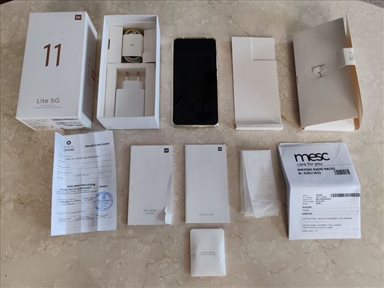 Xiaomi 11 lite, full pack, odlično stanje
