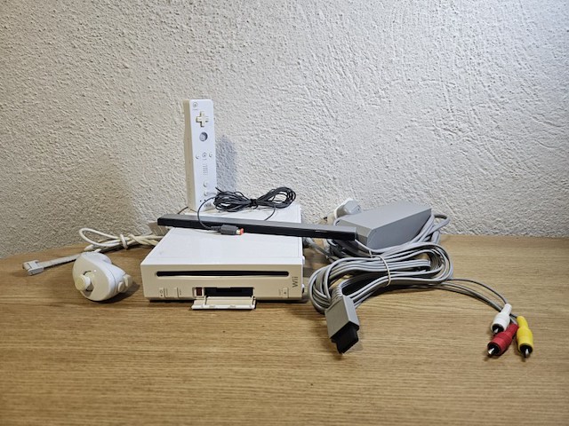 Bela Nintendo Wii konzola RVL-001 White sa opremom Dzoj