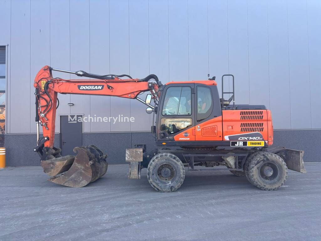 Doosan DX 140 W-5 (3 Buckets) bager točkaš