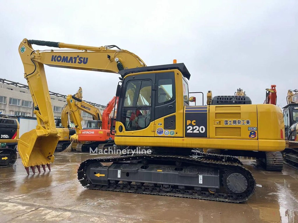 Komatsu PC200-8 bager guseničar