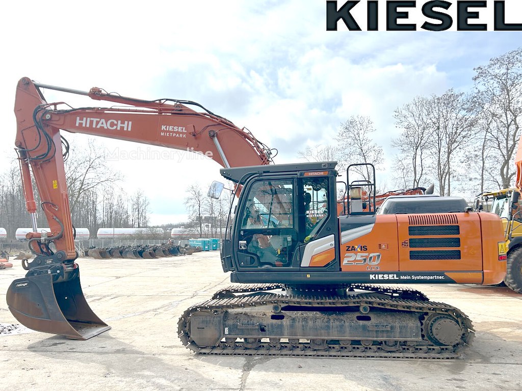 Hitachi ZX250LCN-7 bager guseničar