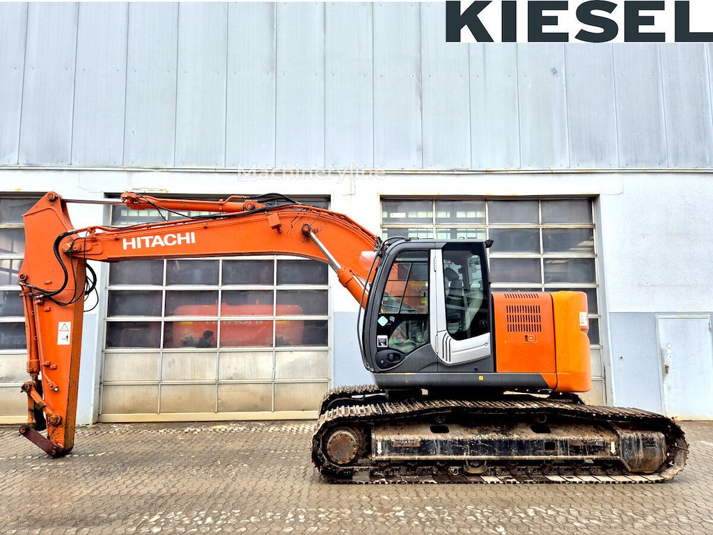 Hitachi ZX225USLC-3 bager guseničar