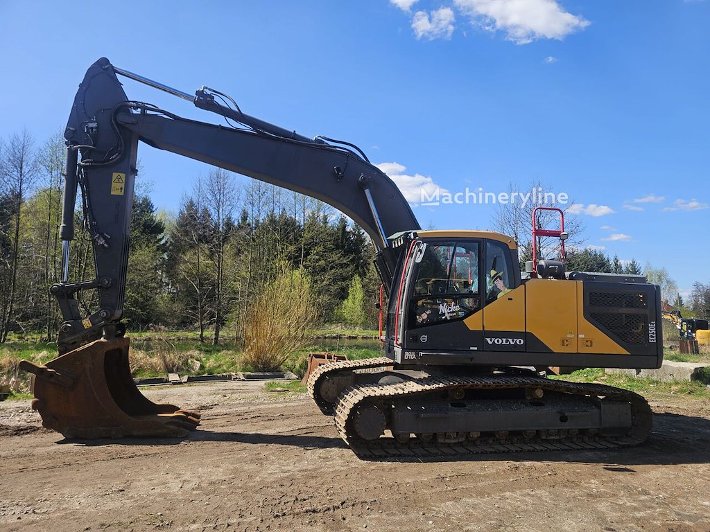 Volvo EC250EL bager guseničar
